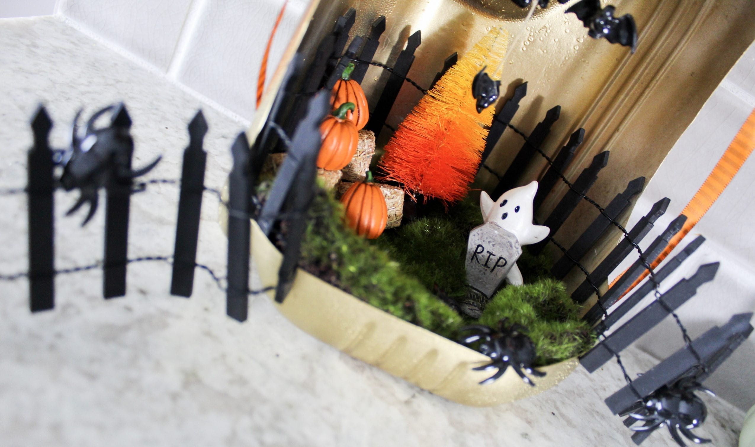 DIY Halloween Diorama - The Southerly Magnolia