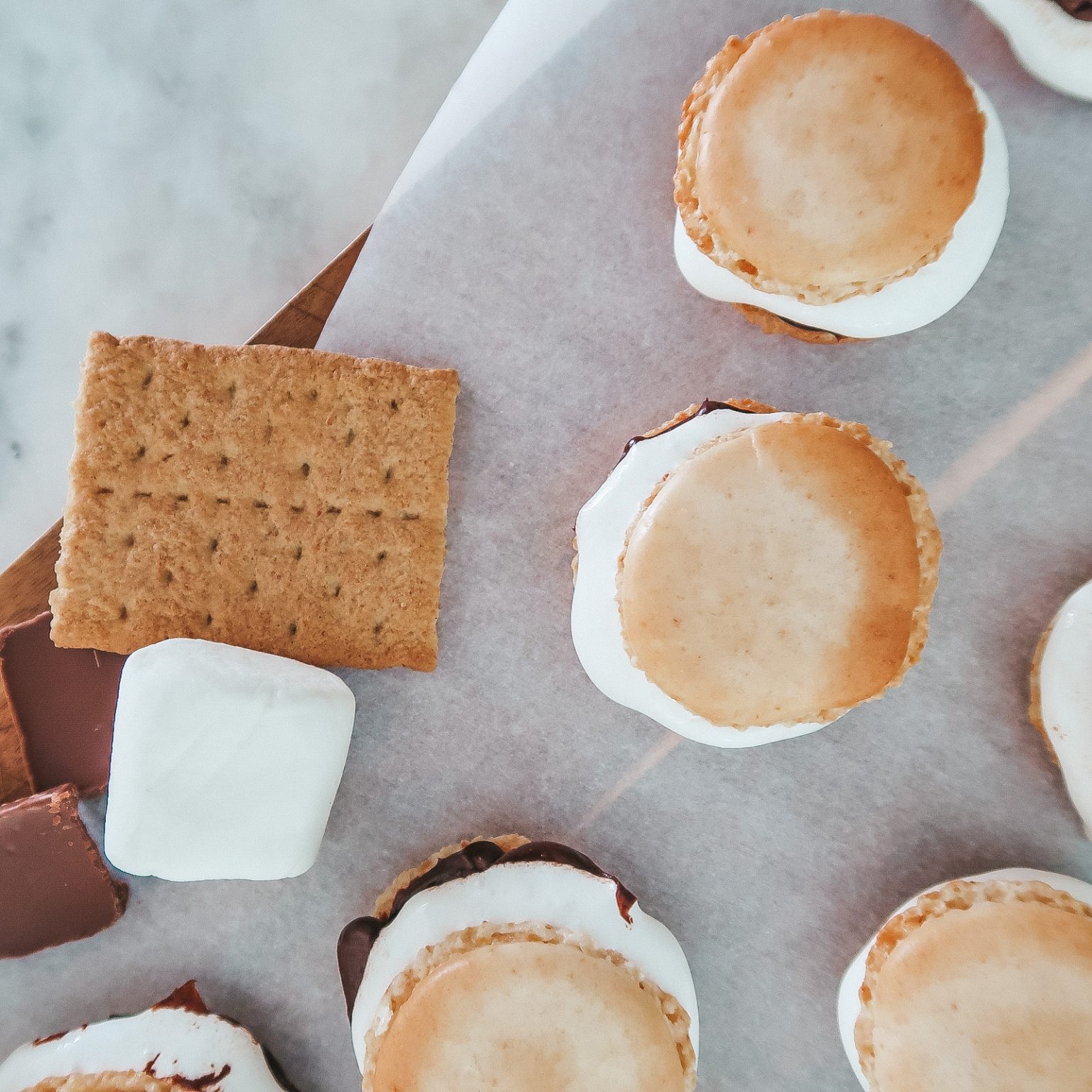 Simple S'mores Macarons - The Southerly Magnolia